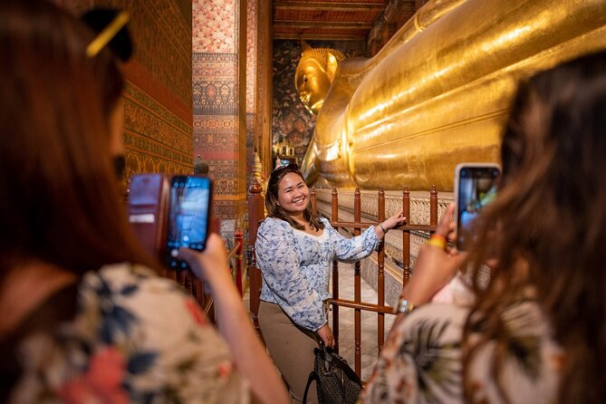 Bangkok Night Tour: Wat Arun, Wat Pho, Chinatown & Tuk Tuk Ride - The Itinerary Breakdown