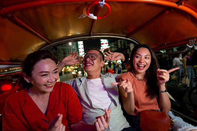 Bangkok Night Tour: Wat Arun, Wat Pho, Chinatown & Tuk Tuk Ride - Transportation & Group Size