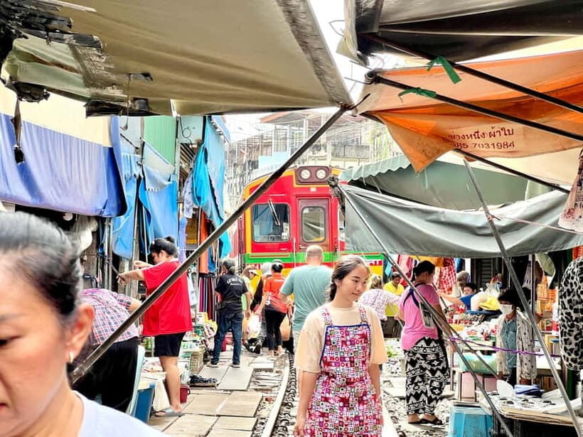 Bangkok: Private Railway & Floating Market with Paddle Boat - The Itinerary in Detail