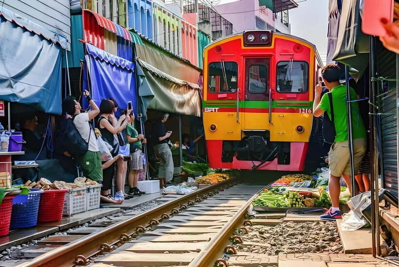 Bangkok: Railway, Floating Market & Chao Phraya Cruise Tour - Starting the Day: Hotel Pickup and Journey Out of Bangkok