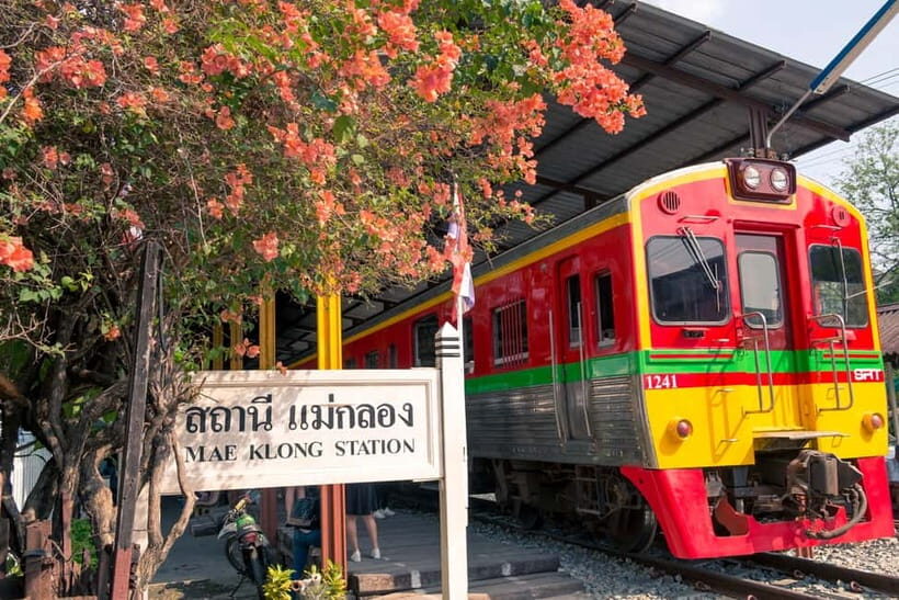 Bangkok: Railway, Floating Market & Chao Phraya Cruise Tour - Return to Bangkok and Prepare for the Sunset Cruise