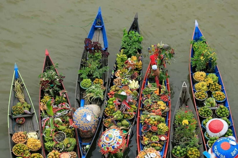 Bangkok: Railway + Floating Market + Wat Bangkung Tour - Key Points