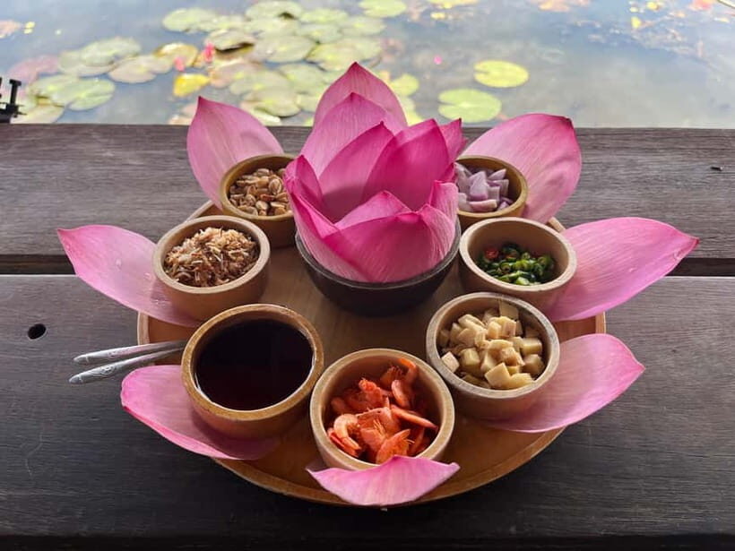 Bangkok: Red Lotus Pond & Thonburi Market - Detailed Review of the Tour Experience