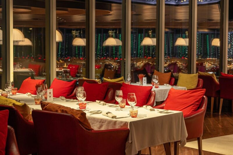 Bangkok: Red Sky Restaurant 55th Floor - Why Red Sky Stands Out