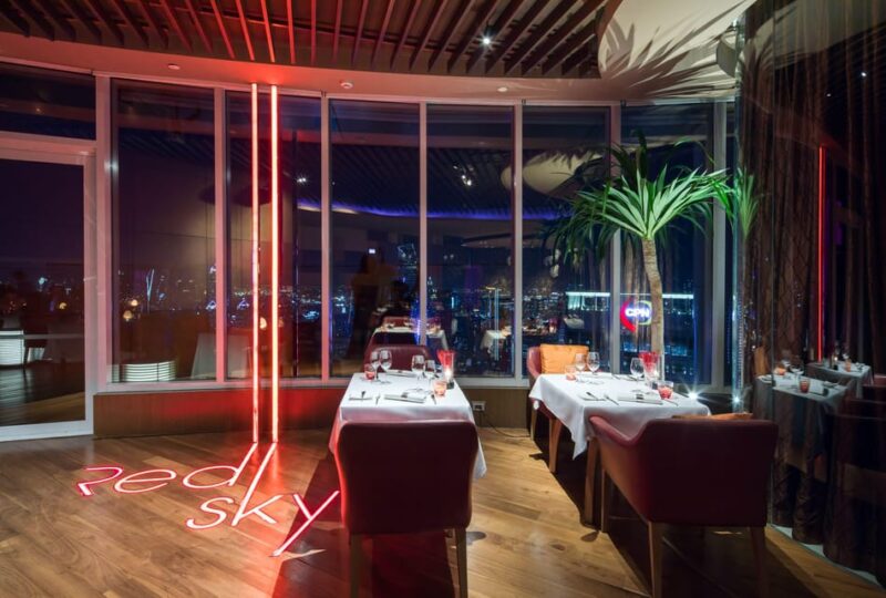Bangkok: Red Sky Restaurant 55th Floor - How the Experience Unfolds