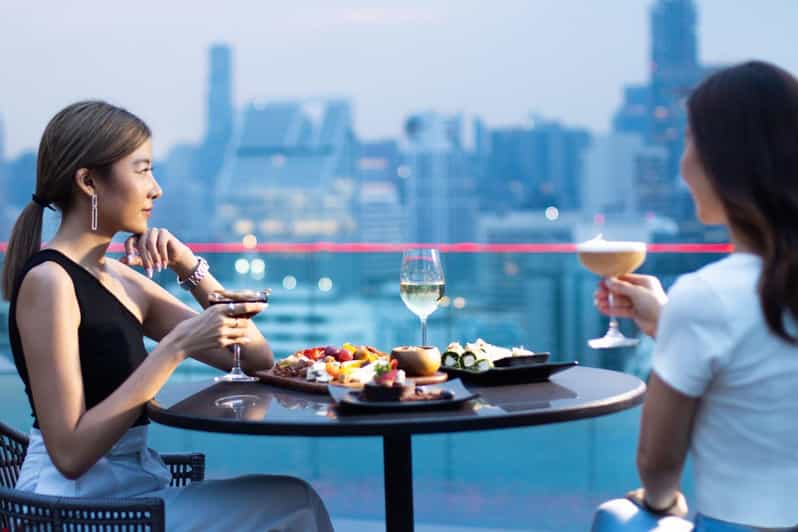 Bangkok: RedSquare Rooftop Bar at Novotel Sukhumvit 4 - What Makes RedSquare Stand Out?