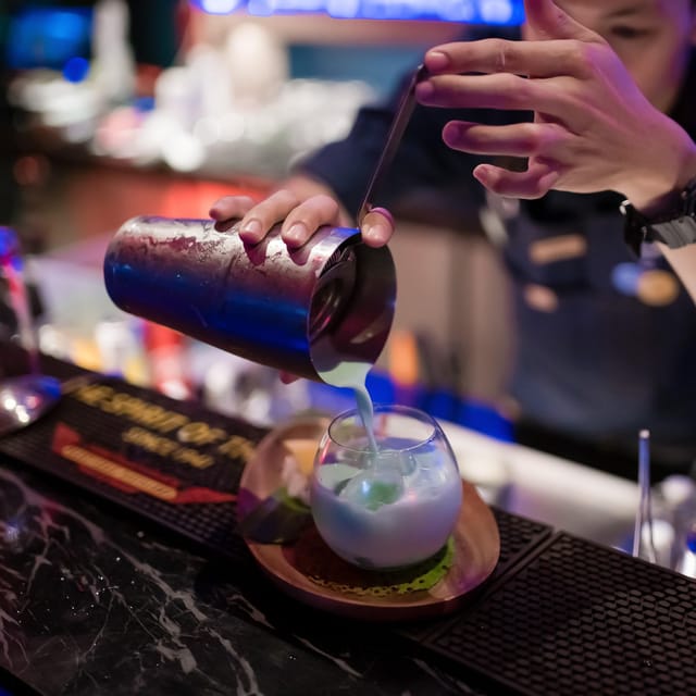 Bangkok: RedSquare Rooftop Bar at Novotel Sukhumvit 4 - Price and Value Analysis