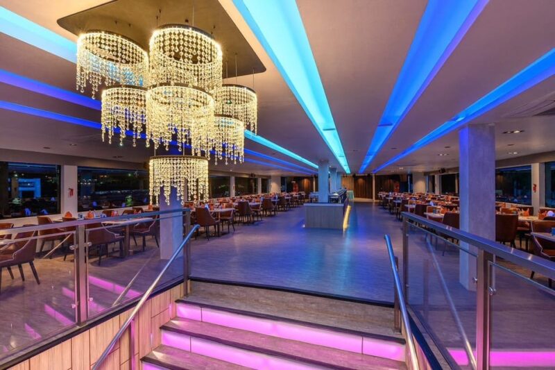 Bangkok: Royal Princess River Dinner Cruise with Live Music - Who Should Consider This Tour?