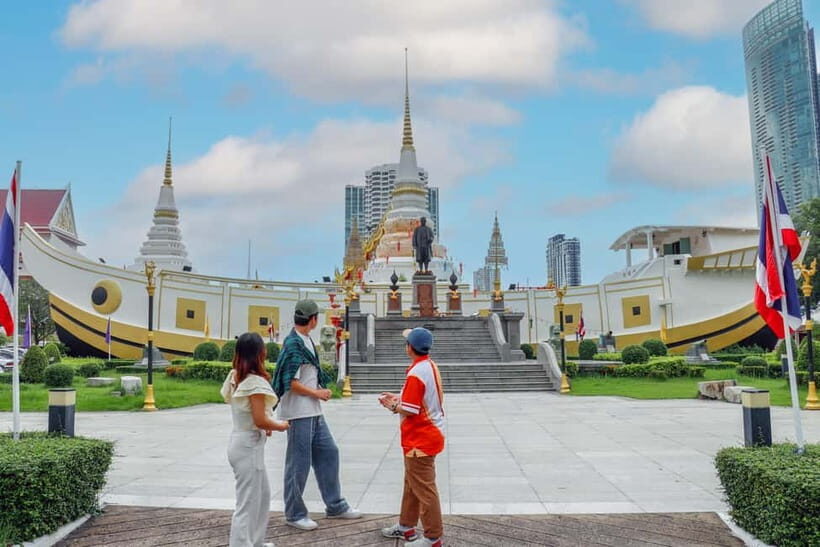 Bangkok: Sacred Temples & China Town Private Guided Tour - A Detailed Look at the Tour