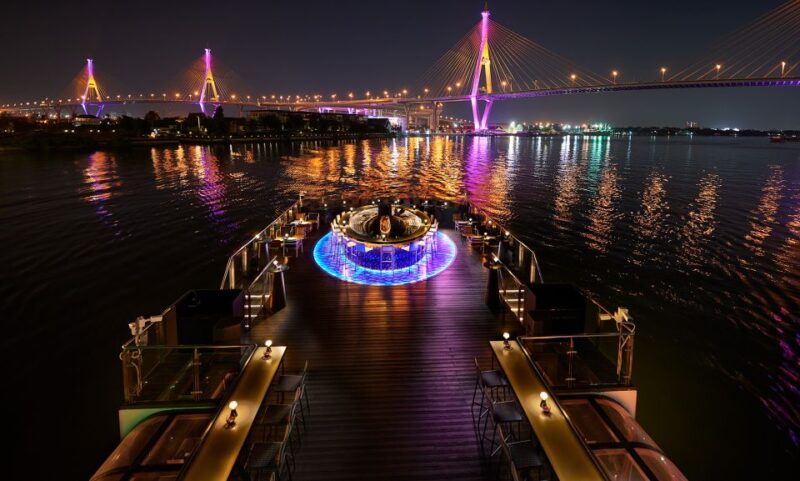 Bangkok: Saffron Chao Phraya River Dinner Cruise - The Views and Landmarks