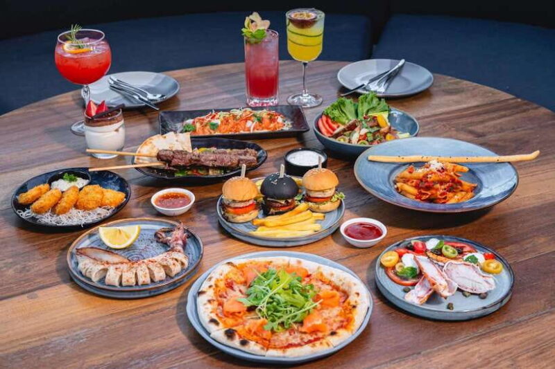 Bangkok: Sky on 20 Rooftop Bar With Free Flow Drinks - The Experience: Relaxed and Attentive Service