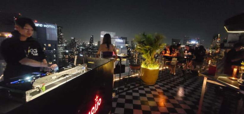 Bangkok: Soi Cowboy, Nana, Soi 11, Rooftops, Clubs & Go Go's - The Penny Black Asoke: A Welcome Break
