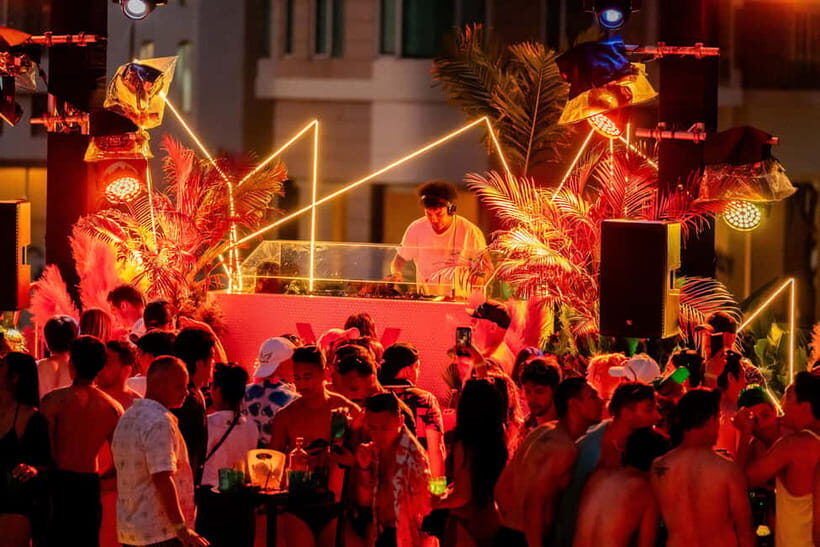 Bangkok: Sunset Splash Pool Party at W Bangkok - Key Points