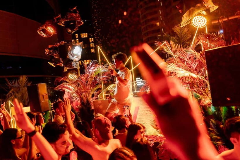 Bangkok: Sunset Splash Pool Party at W Bangkok - FAQ