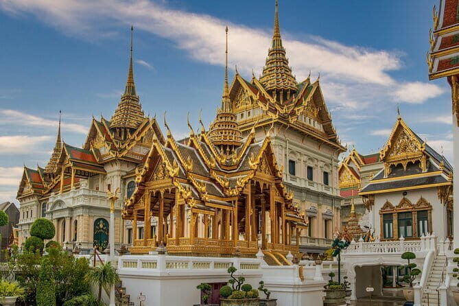 Bangkok: The Majestic Grand Palace-Wat Pho-Wat Arun Walking Tour - What Travelers Say and Why It Matters