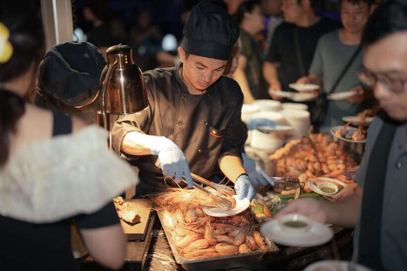 Bangkok: The Planet Chao Phraya River Dinner Cruise - Key Points