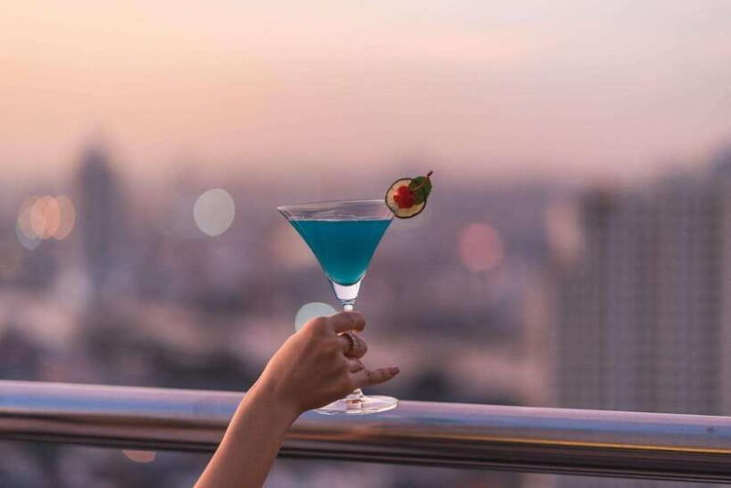 Bangkok: ThreeSixty Rooftop Bar at Millennium Hilton - An Atmosphere of Elegance