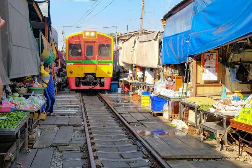Bangkok: Train + Water Market with Wat Arun - An In-Depth Look at the Tour Experience