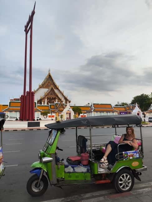Bangkok Tuk Tuk Tour with Hotel Pick up and Dinner - FAQs