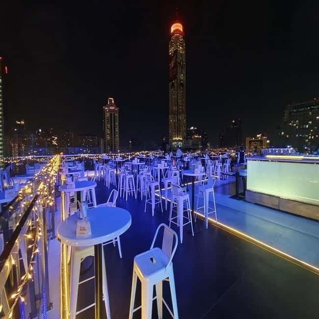 Bangkok: Walk Rooftop Bar at Centara Watergate Hotel - The Location and Setting