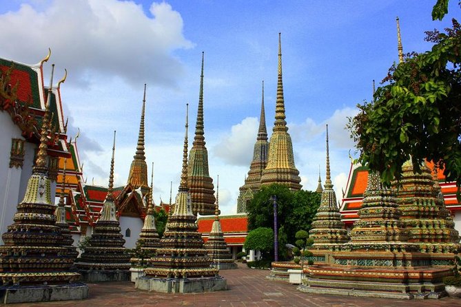 Bangkoks Inspiring Buddhist temples - An In-Depth Look at the Tour
