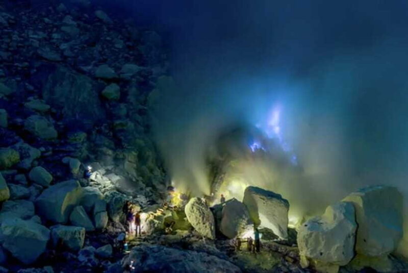 Banyuwangi: Beautiful of Ijen Crater with Local Guide - Who Should Consider This Tour?