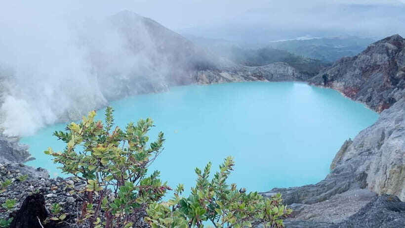 Banyuwangi: Day Hike Mount Ijen Mid Night Blue Fire Guided - Key Points
