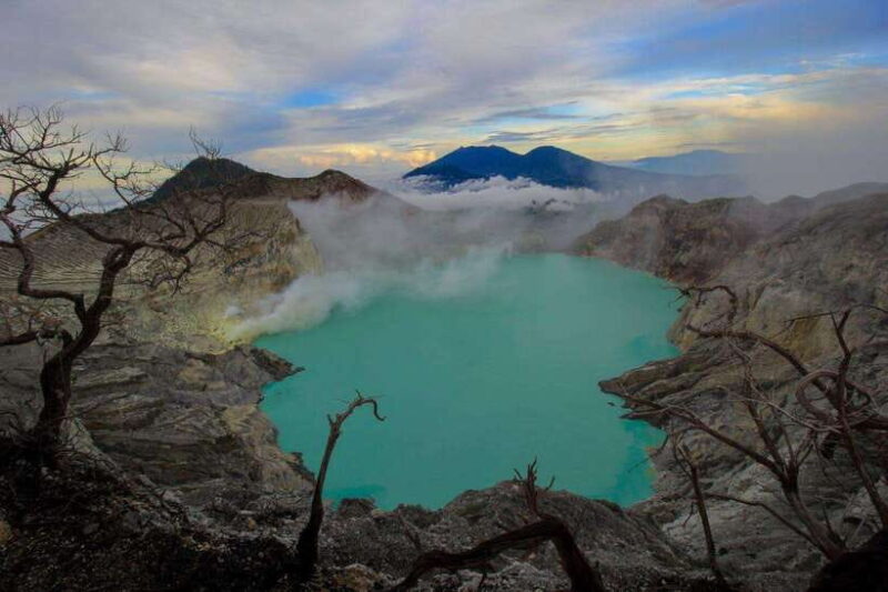 Banyuwangi: Ijen Blue Fire and Sunrise Volcano Tour - Key Points