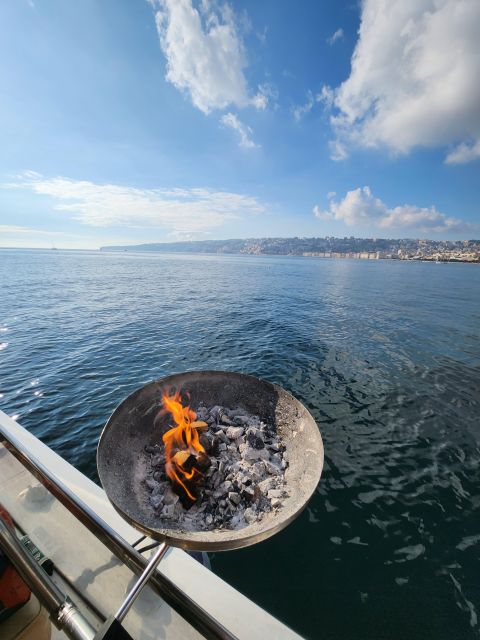 Barbecue on boat (Seafood option) | Napoli seaview - FAQ
