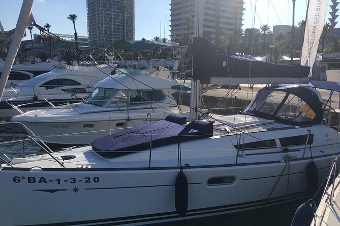 Barcelona 1-hour Boat Trip with Cava and Snacks - Who Will Get the Most Out of This?