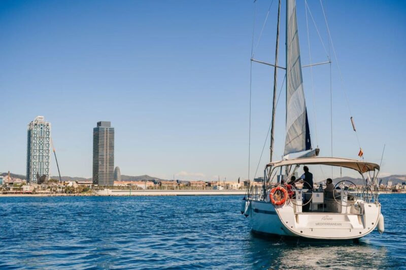 Barcelona: 1 hour sailing tour in a sailboat - The Itinerary Breakdown