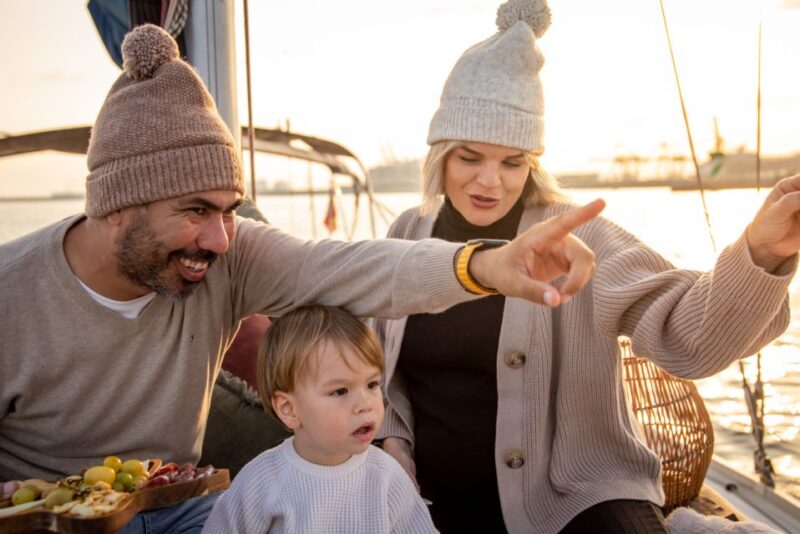 Barcelona : 2 hours Sailing tour with snacks and drinks - FAQ