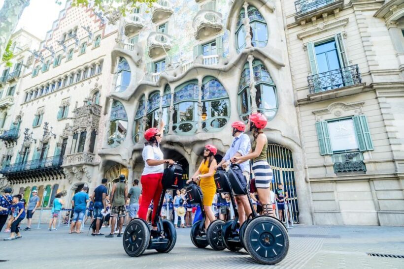Barcelona: 2,5h Gaudí Segway Tour - Why This Tour Offers a Unique Perspective on Barcelona