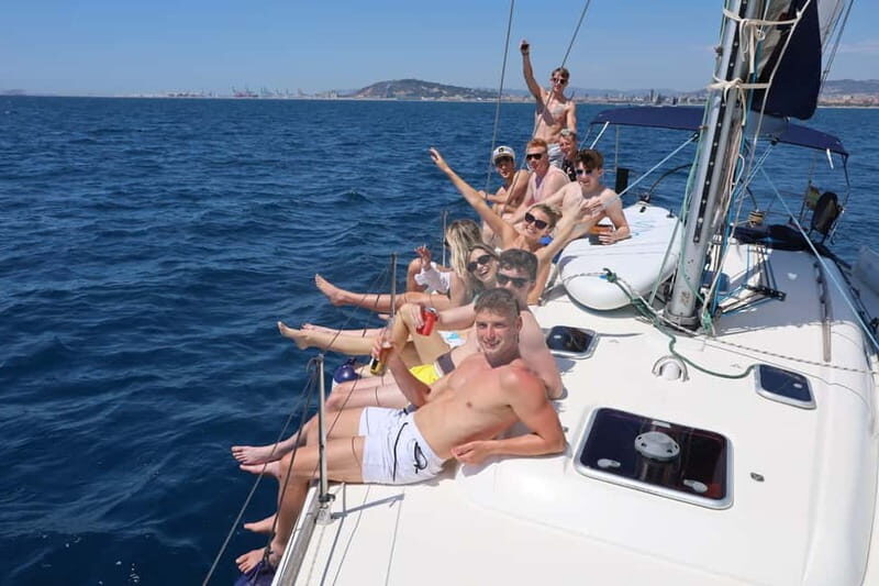 Barcelona 2h private sailing tour with local Skipper - Key Points