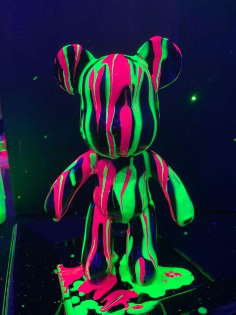 Barcelona: Bear-brick Fluorescent Painting | Wine and Art - The Social Side and the Wine