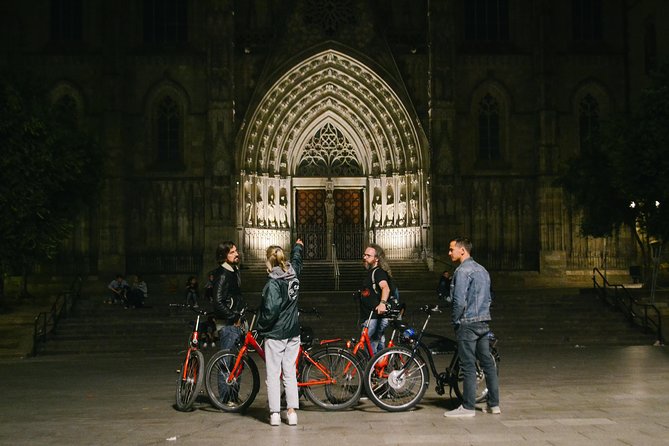 Barcelona Bike Tour by Night - Group Size and Tour Duration