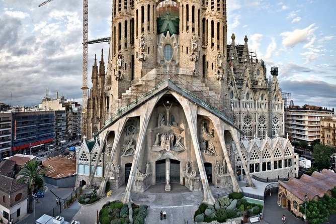 Barcelona Bike Tour: Sagrada Familia , Olympic Port & City Sights - The Value of a Guided Bike Tour in Barcelona