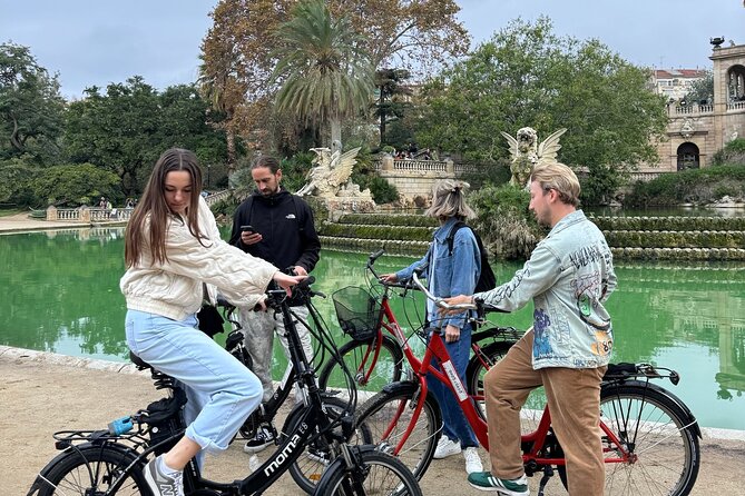 Barcelona Bike Tour: Top Sights, Tapas & Local Insights - Key Points