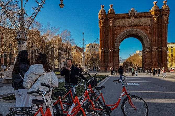 Barcelona Bike Tour: Top Sights, Tapas & Local Insights - Savoring Tapas and Drinks