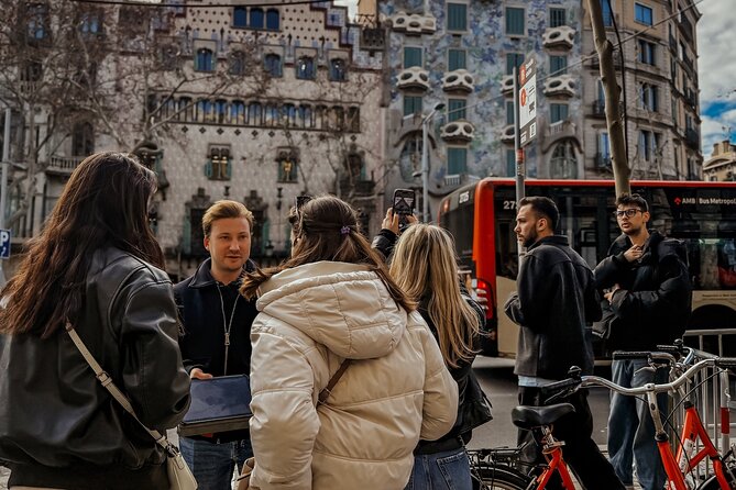 Barcelona Bike Tour: Top Sights, Tapas & Local Insights - Discovering Hidden Gems
