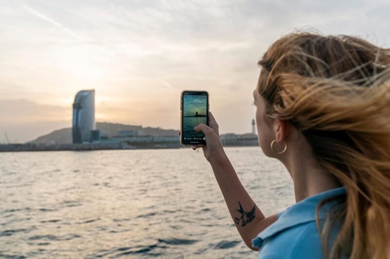 Barcelona: Boat Trip and Panoramic Helicopter Flight - Key Points