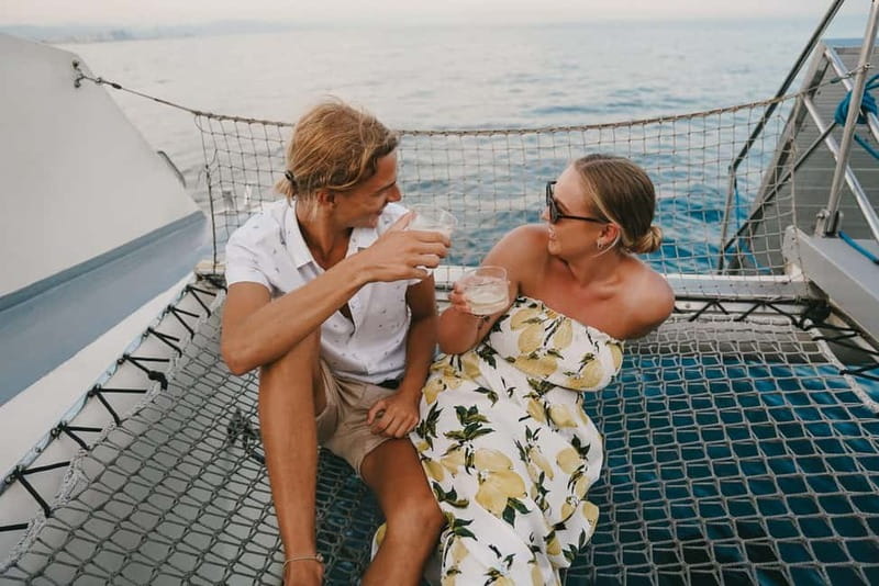 Barcelona: Brunch Boat Party with Drinks and DJ - Key Points