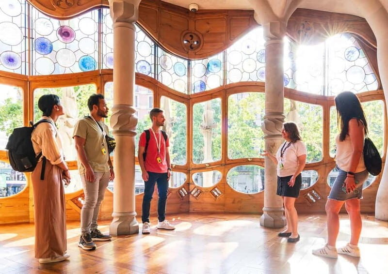 Barcelona: Casa Batlló Tour and Optional White Rabbit Museum - Key Points