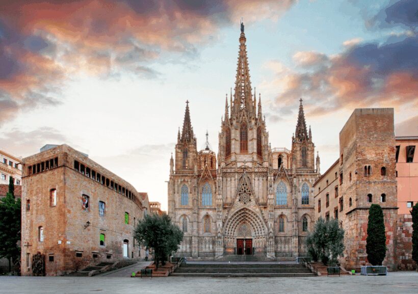 Barcelona Cathedral: Ticket, Guided Tour and VR Experience - Why This Tour Stands Out