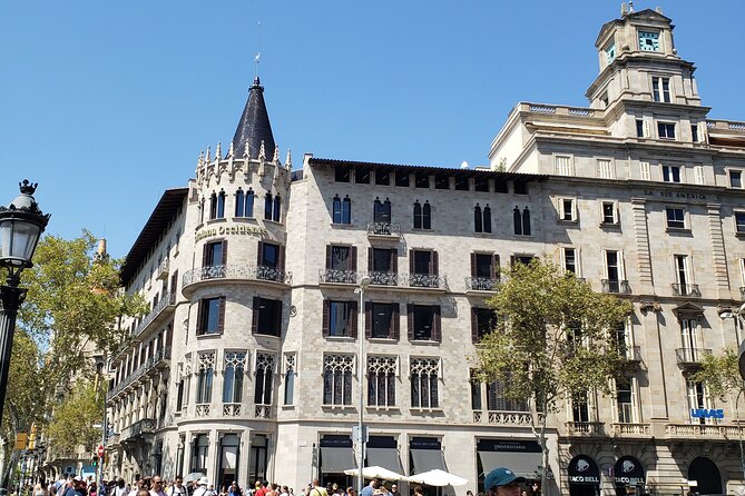 Barcelona City Highlights Bike Tour with E-Bike Option - FAQ