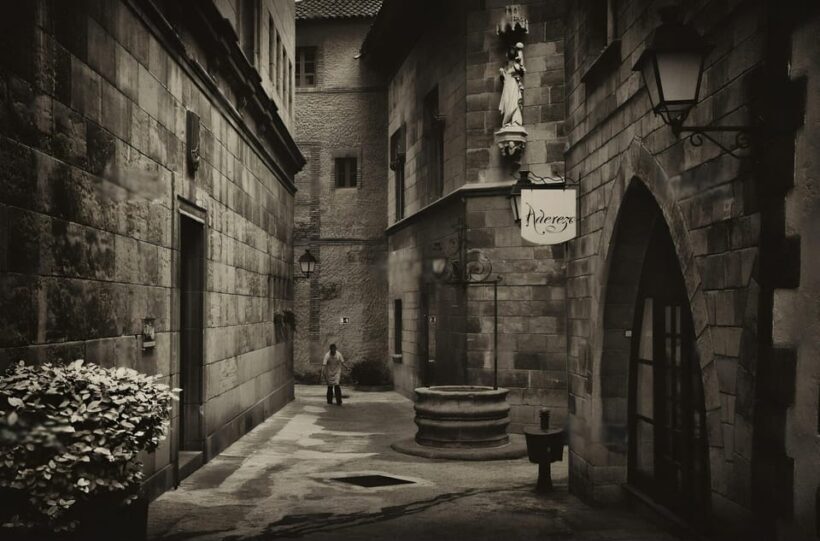 Barcelona: City Highlights Evening Walking Tour - The Practical Side: Logistics and Value