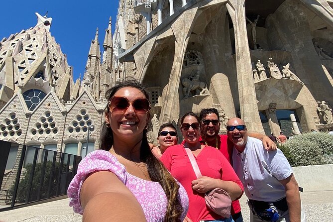 Barcelona City Tour: Gothic Pedrera, Sagrada Familia & Park Güell - Visit Barcelona Cathedral