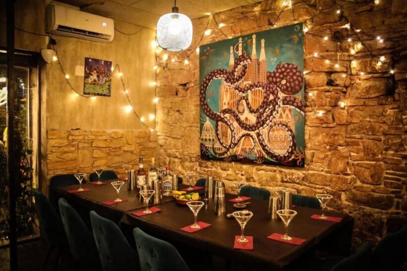 Barcelona: Cocktail Master Class by Mixologist with Tapas - What’s Included and What to Expect