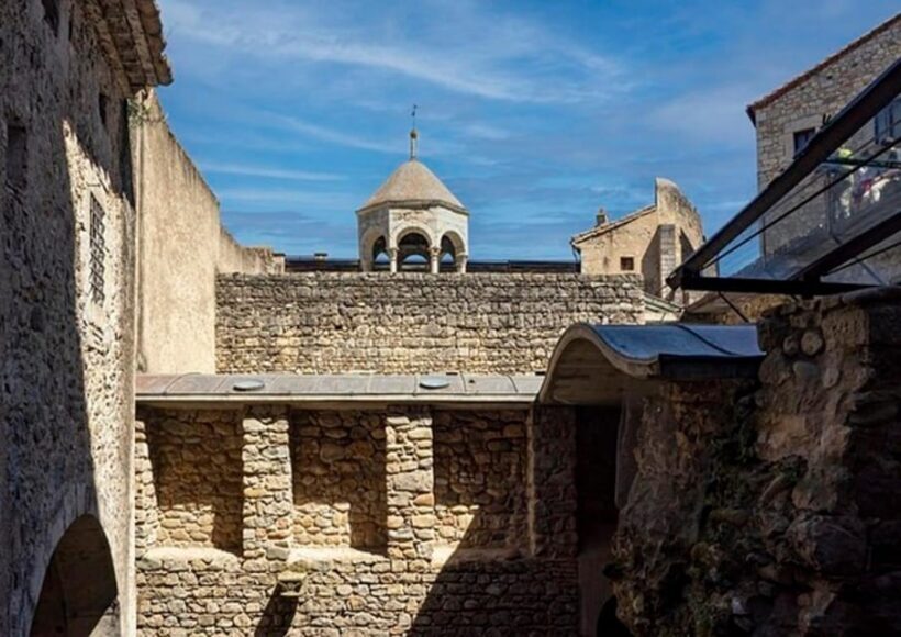 Barcelona: Complete Private Tour Girona - Departure from Barcelona and the Transport Experience