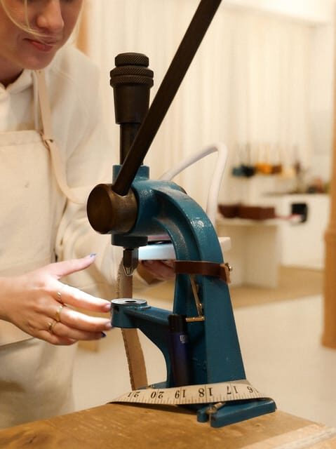 Barcelona: Craft your own leather bag, Hands-On workshop - An Authentic Craft Experience in Barcelona